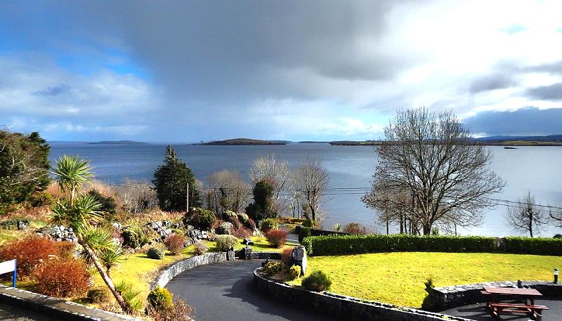 Accommodation in Lakeshore House B&B Clonbur Connemara Co.Galway Ireland